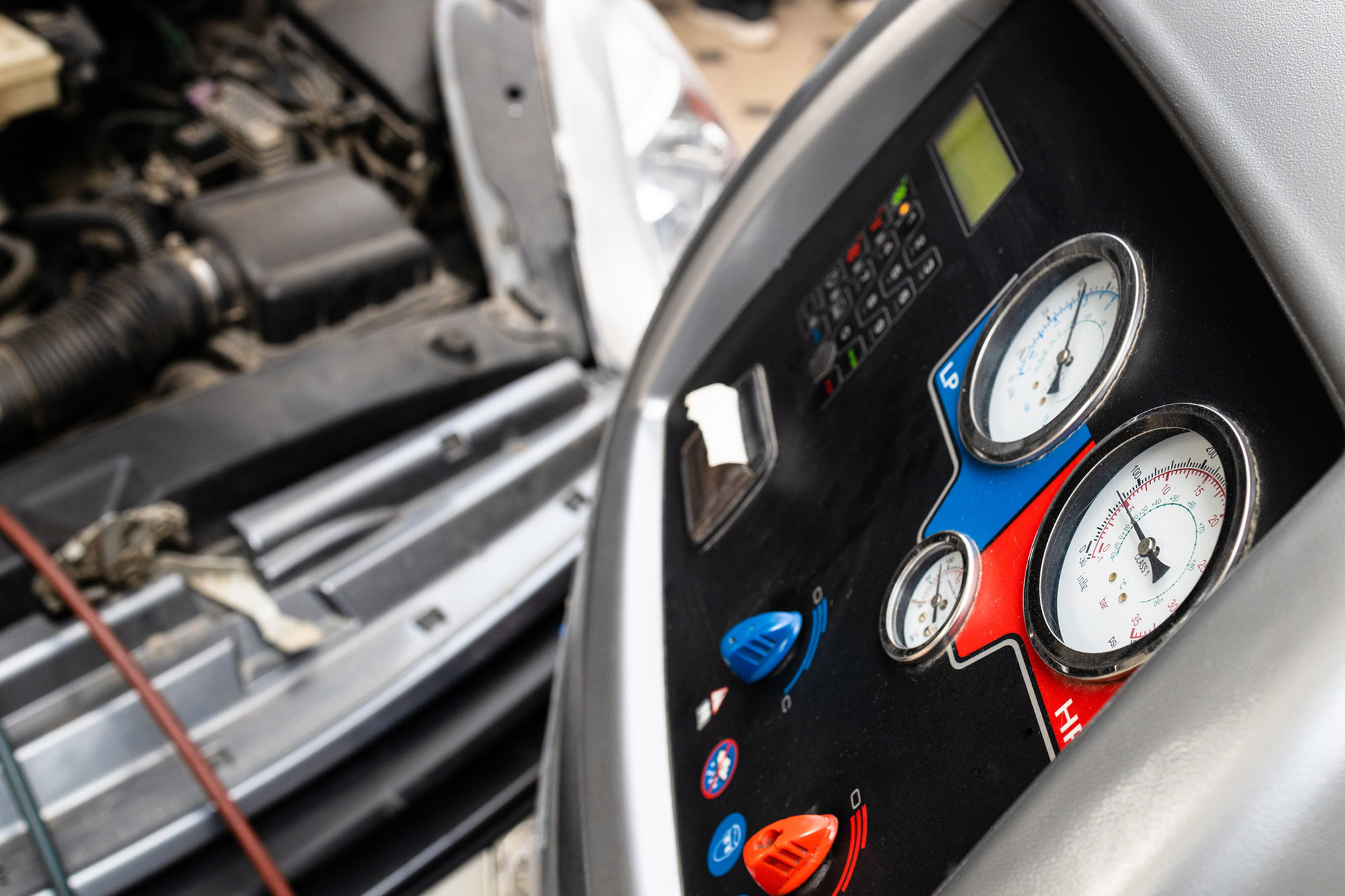 Car Mechanic, Auto Repair, Brake & Oil Service, Van Repairs - Arlington ...